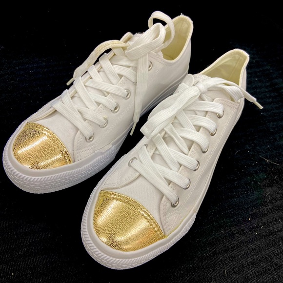 Shoes | New Imperfect Gold Toe White Sneakers | Poshmark